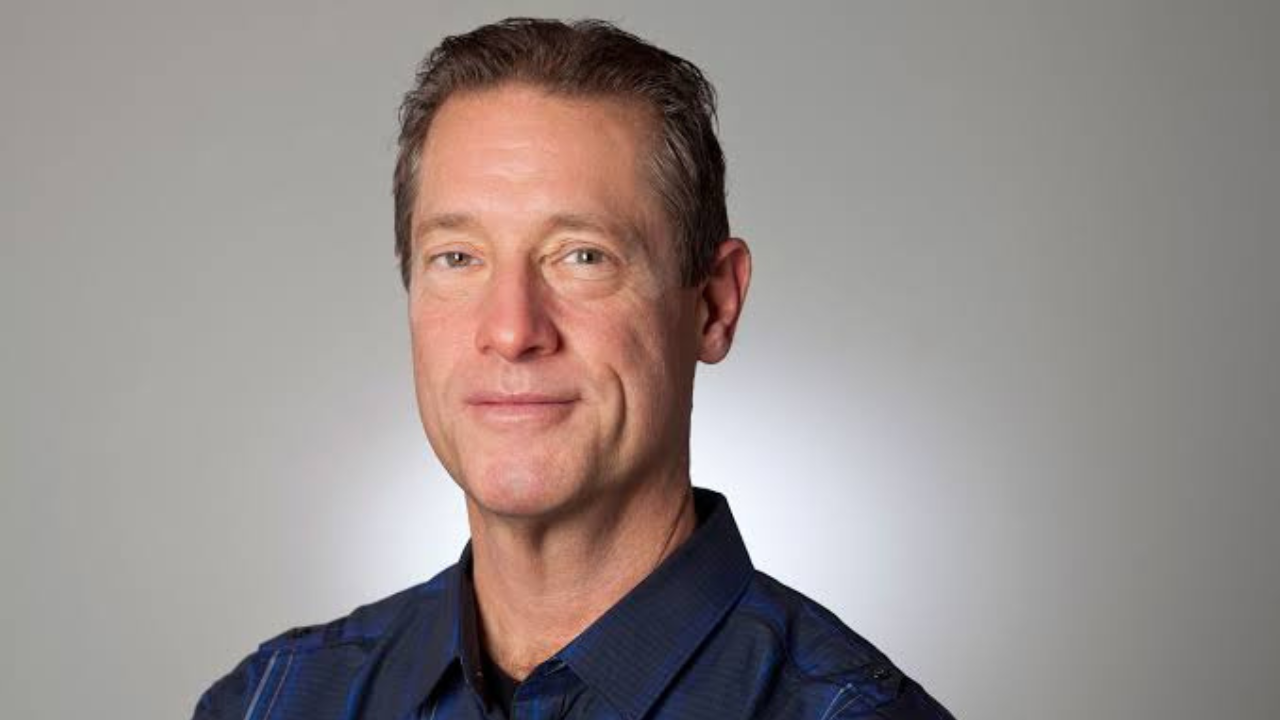 250. Apple Marketing Strategy: Why Apple's Marketing Works so Well